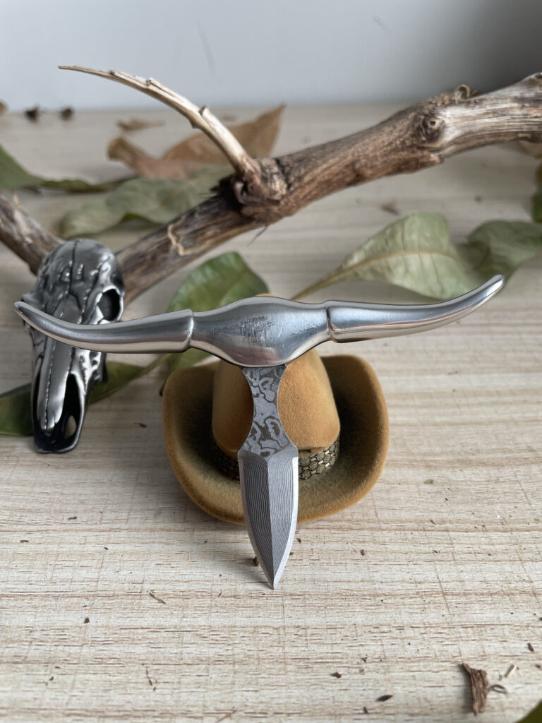 Damascus Dagger Longhorn Skull – Belt Buck